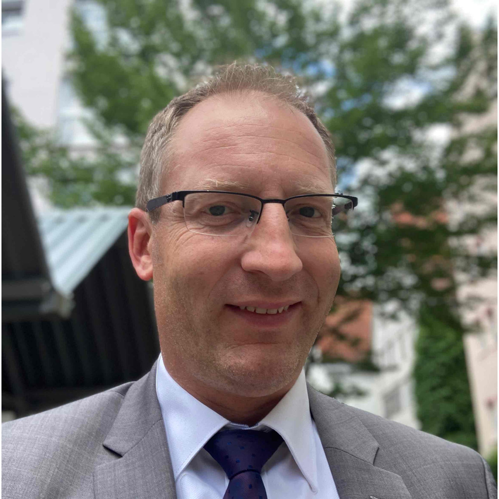 Mathias Hölz - Teamleiter Portfolioberatung - Deutsche Bank AG | XING