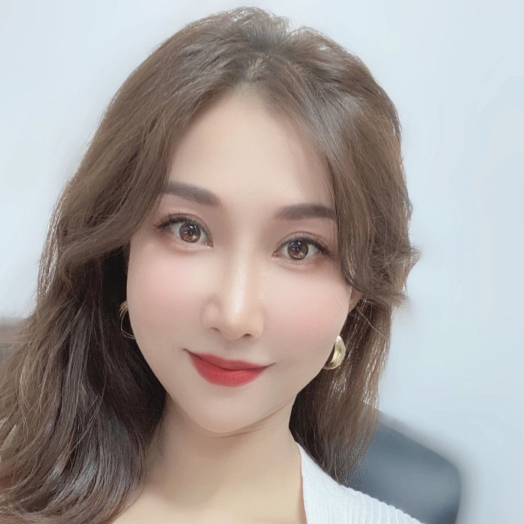 Eileen Ng - Apparel Partner - CHARLES & KEITH | XING