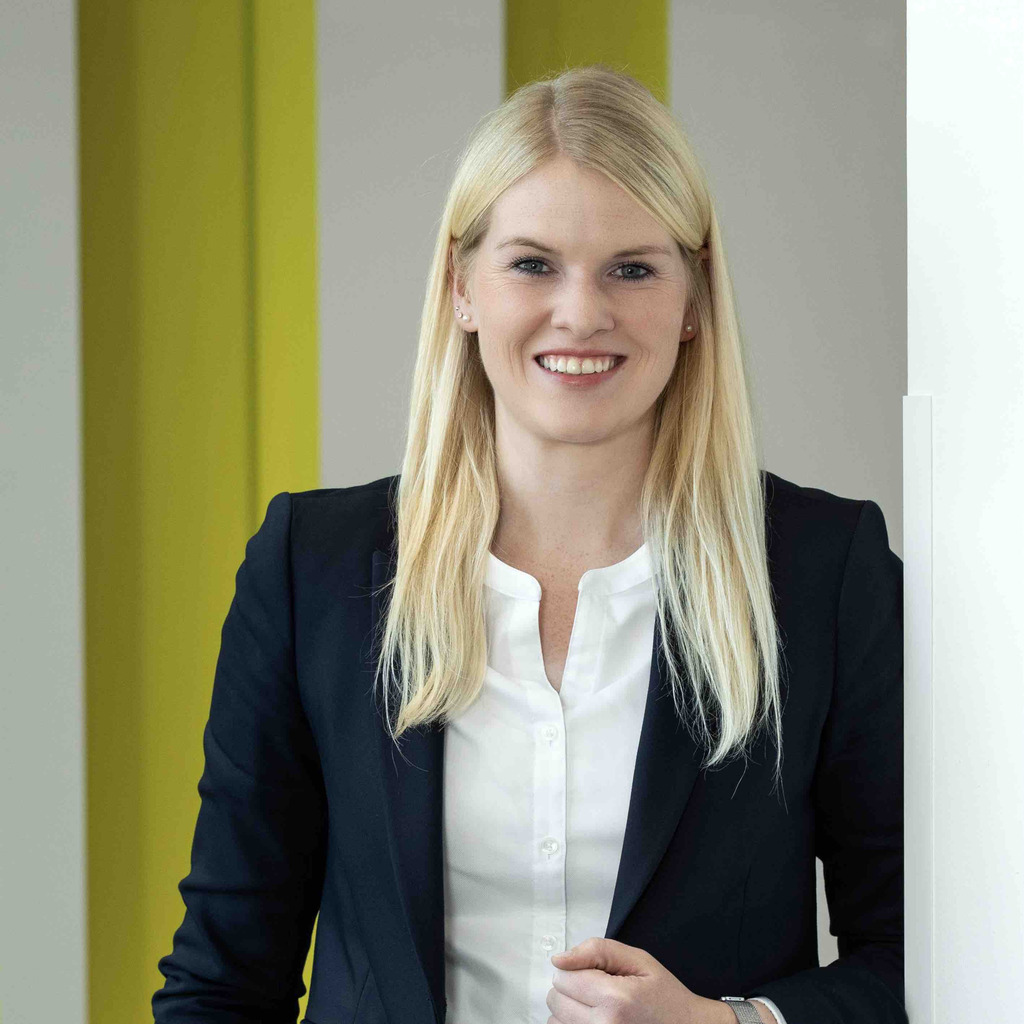 Laura Tebbe - Marketing Referentin Shows & Events - CLAAS ...