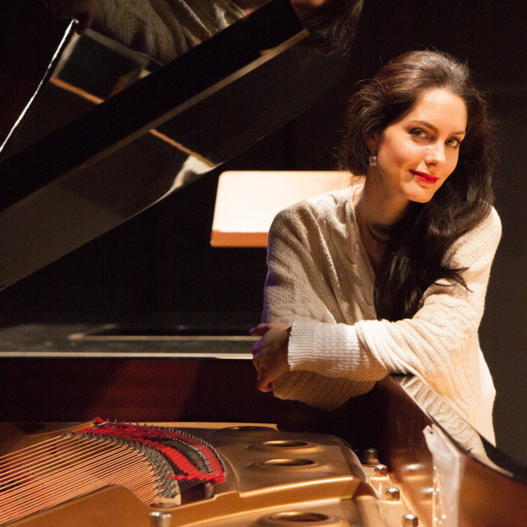 Yulia Semenova - Pianist, Opera Coach, Accompanist, Piano Teacher - Yulia Semenova Studio | XING