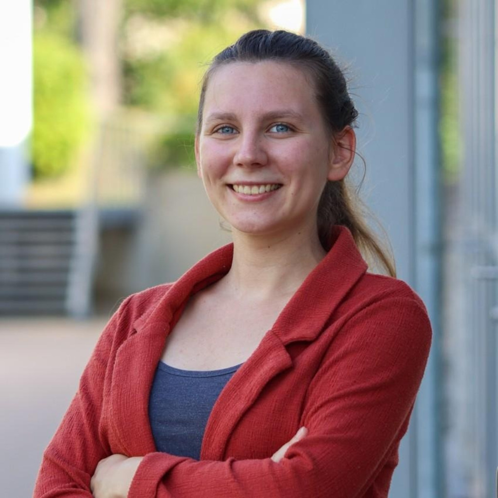 Elena Singer - Wissenschaftlicher Mitarbeiter - Ostbayerische ...