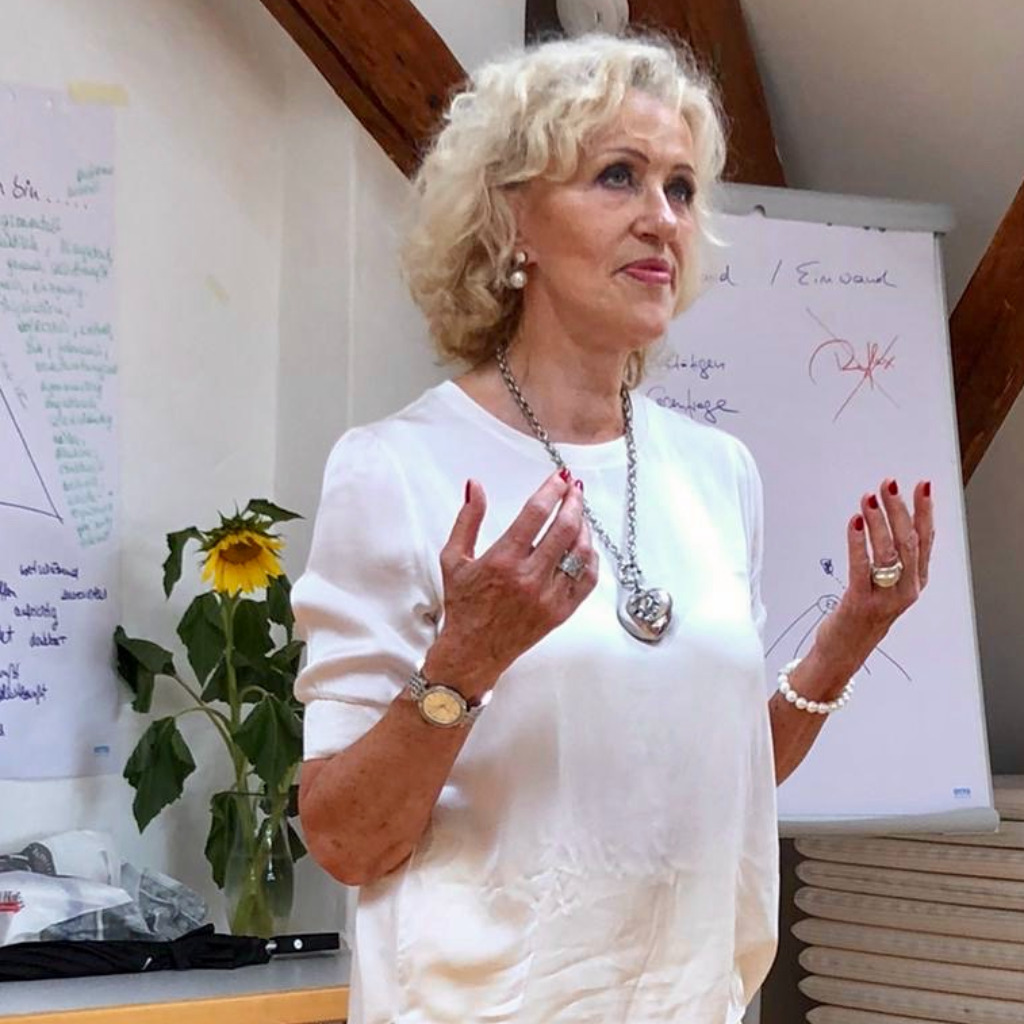 Ulrike Martin - Führungskraft - Akademie für Bewusstes Leben | XING