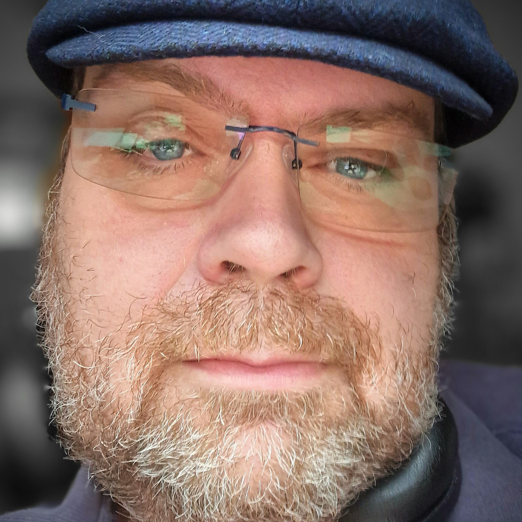 Mike Klee - Netzwerkadministrator - applied international informatics ...