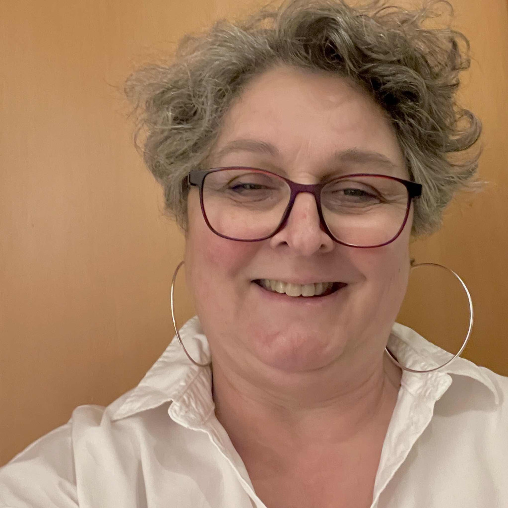 Brigitte Baisch - Sachbearbeitung und Kommunikation - Daimler AG ...