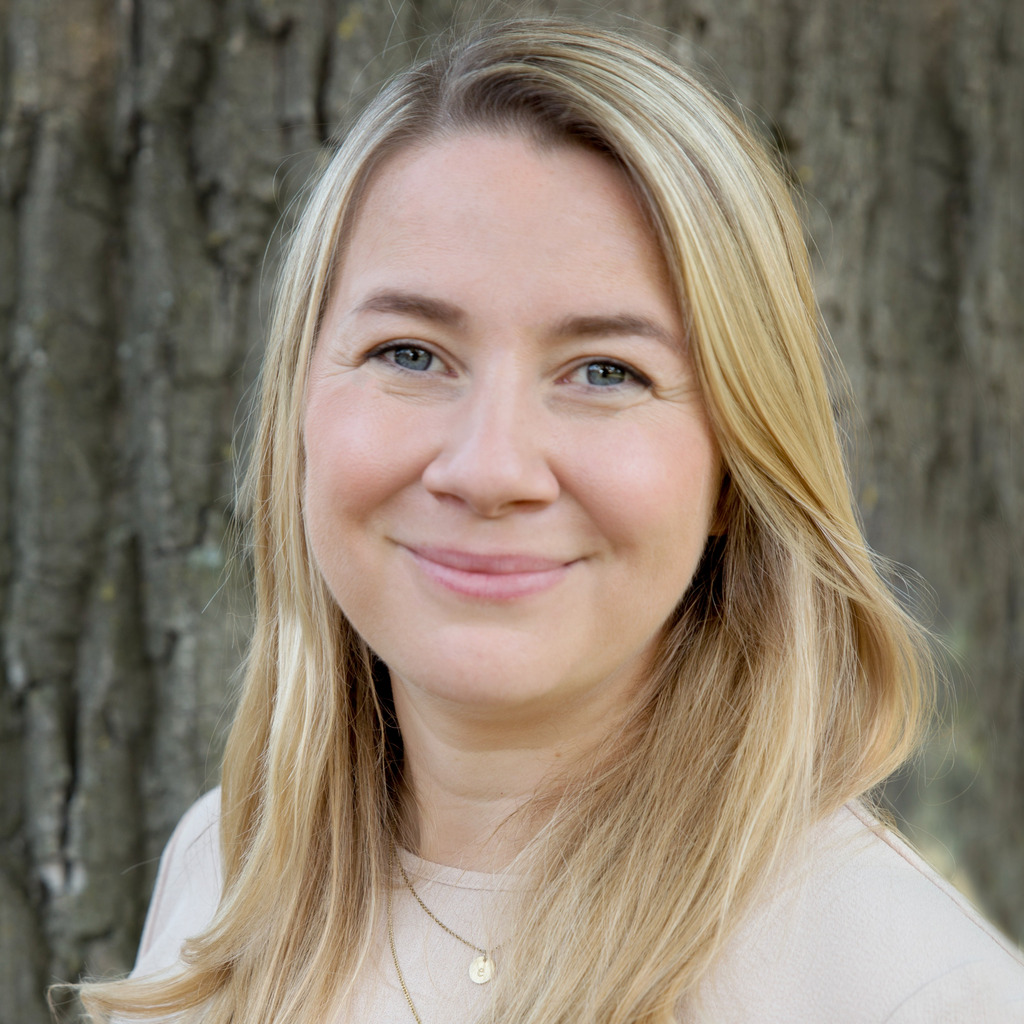 Anna Lewicki - Produktleitung Reiseveranstalter - Frosch Sportreisen ...