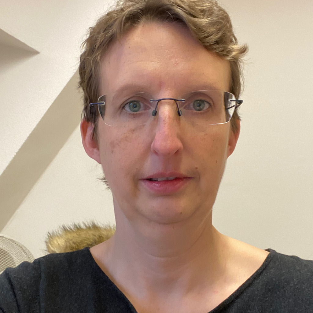 Daniela Schmidt - Referatsleiterin - Generalzolldirektion | XING