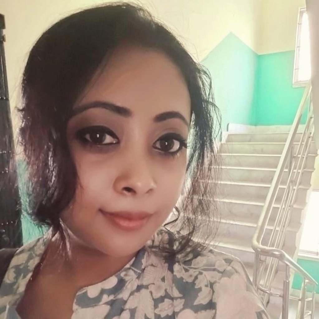 Moumita Roy - content and academic writer - myself | XING