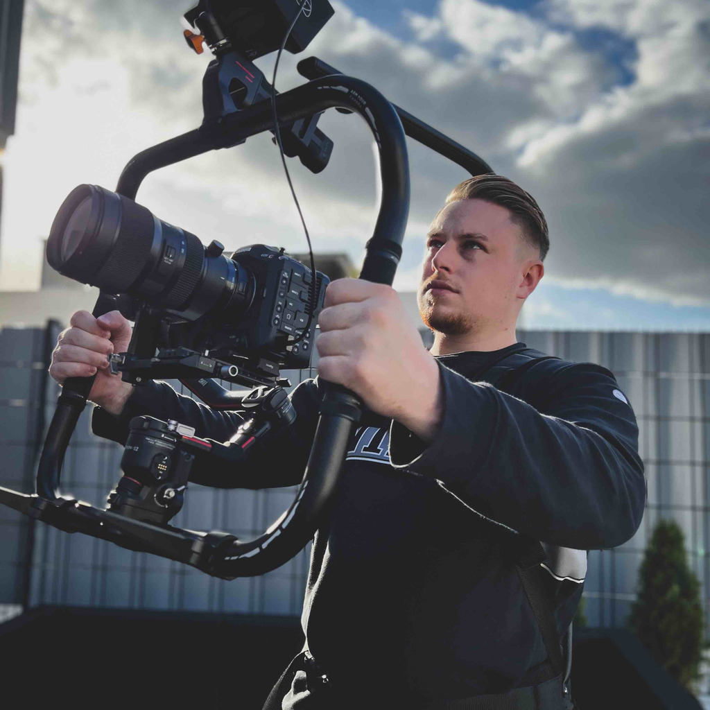 Jonas Bey - Kameramann / Cutter - Jonas Bey | XING