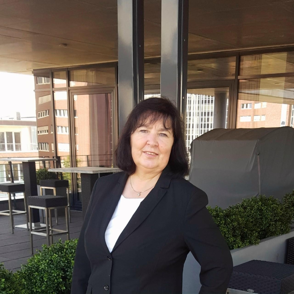 Karina Gottwald - Sa - Wirtschaftsprüferkammer | XING