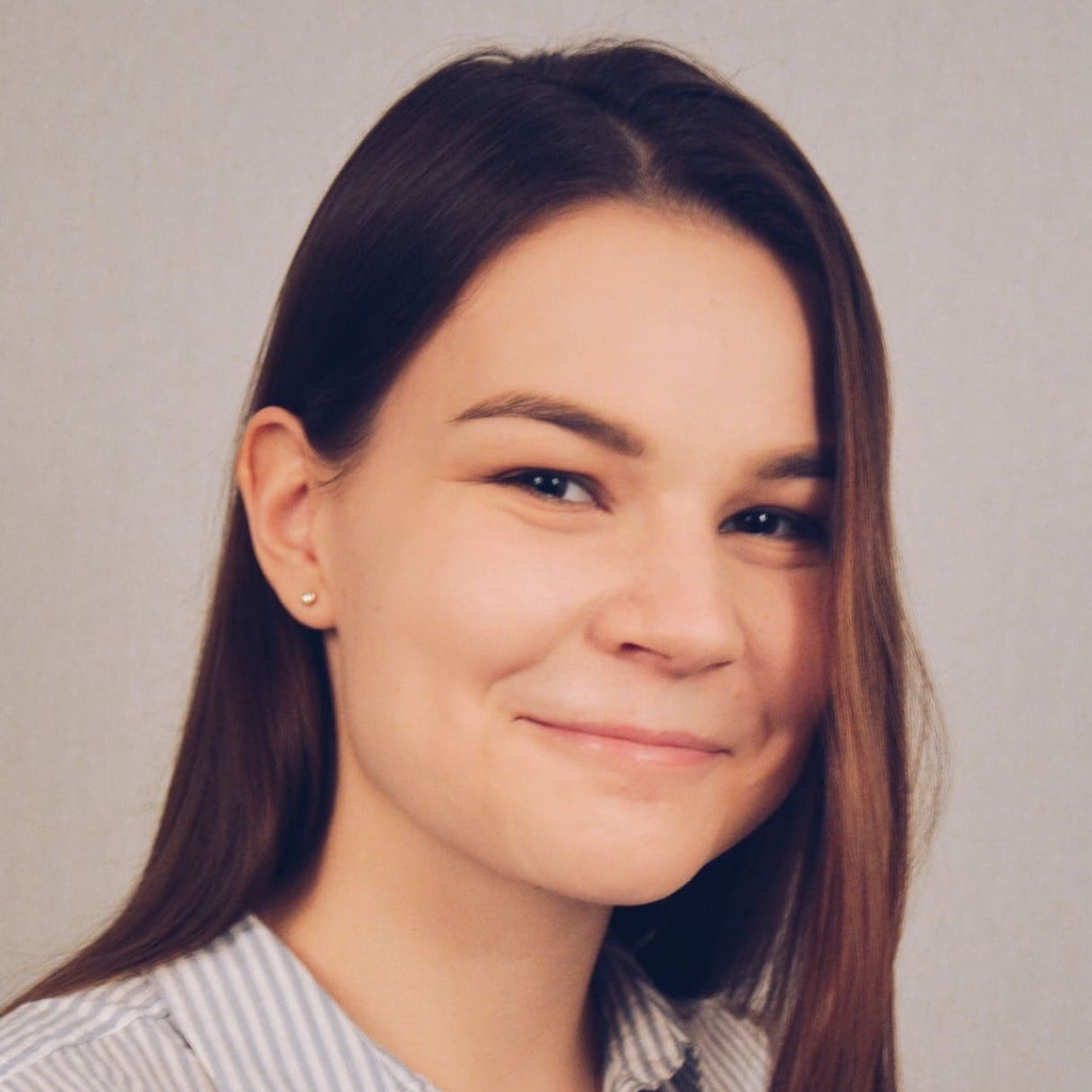 Alexandra Wagner - Assoiciate - PwC Deutschland | XING