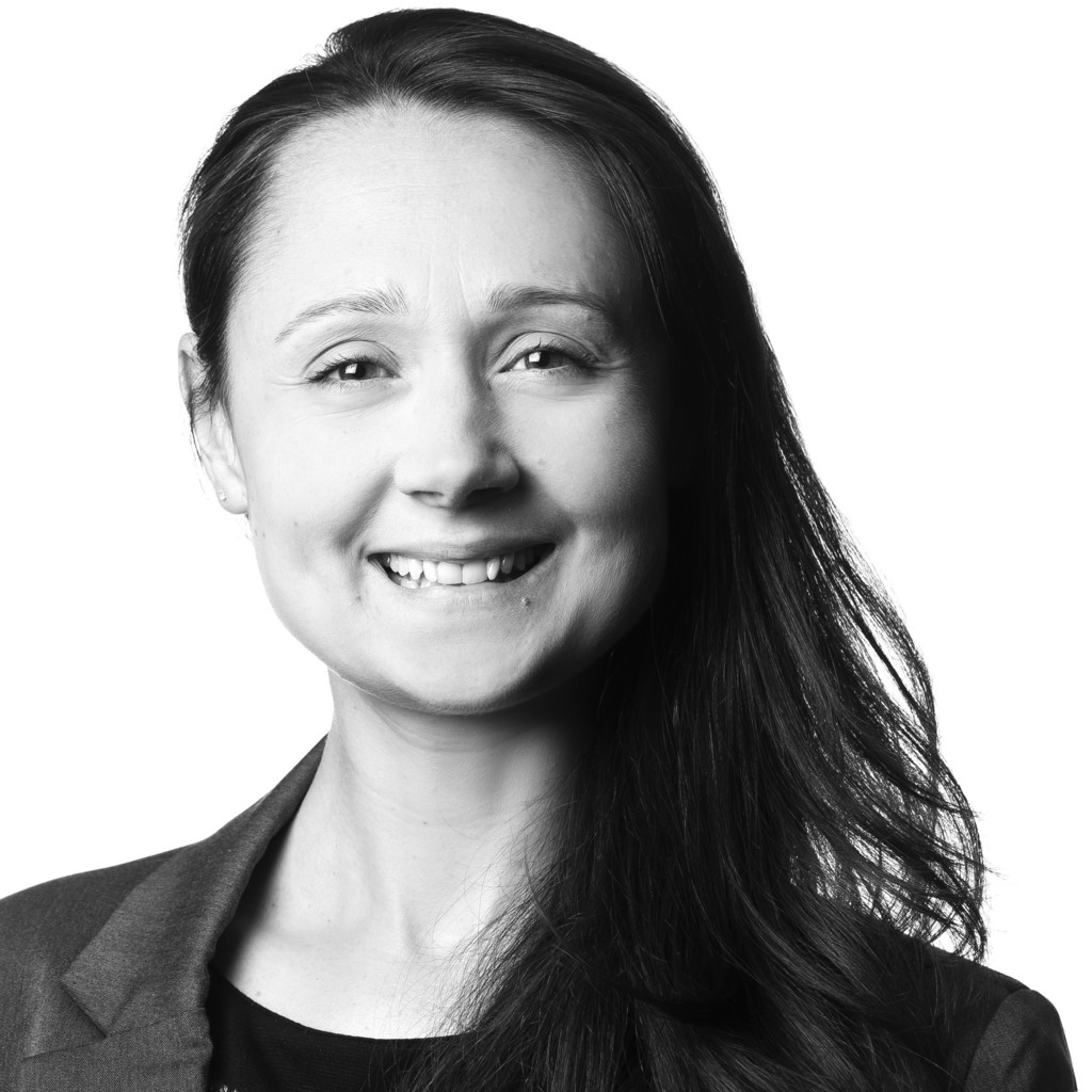 Julia Lapina - Zentraleinkäufer - Peugeot Citroen Deutschland GmbH | XING