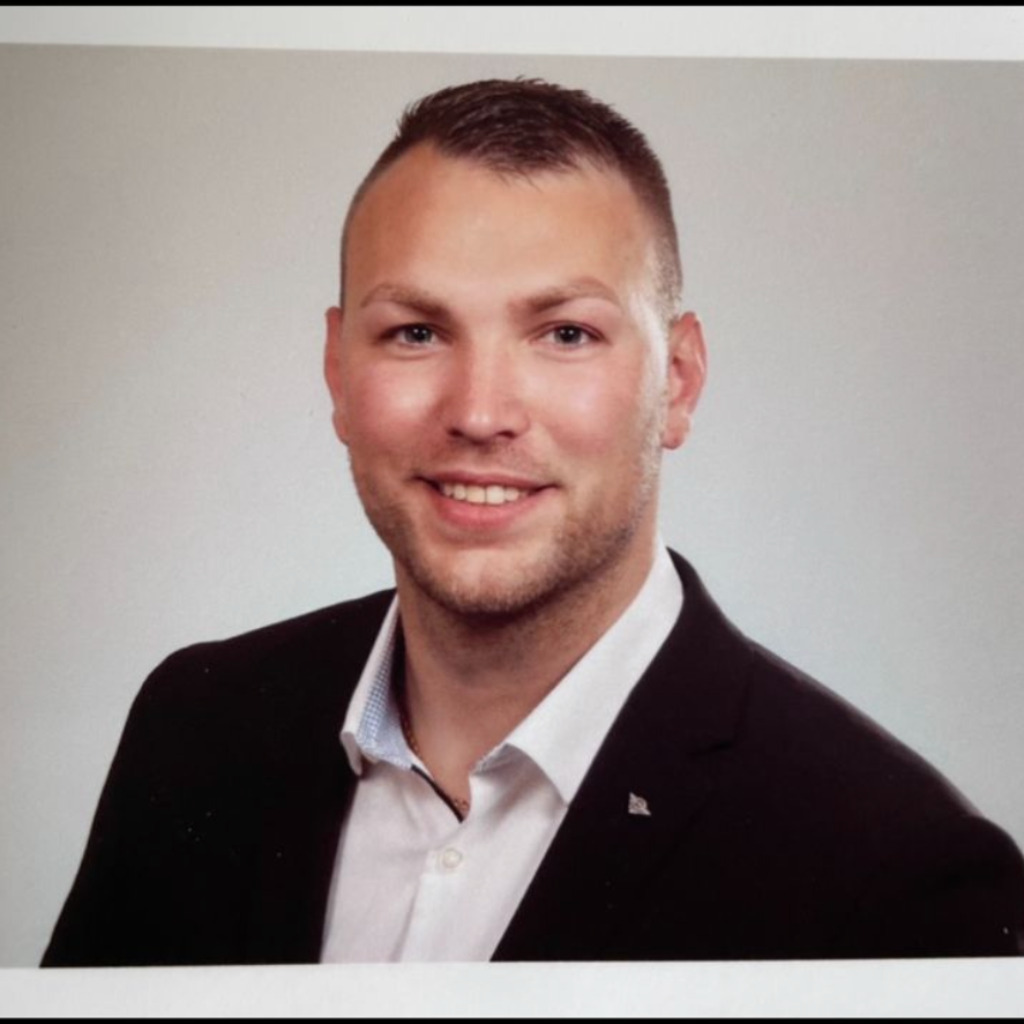 Alex Herrmann - Fertigungsleiter - Burckhardt Metall und Glasbau GmbH ...