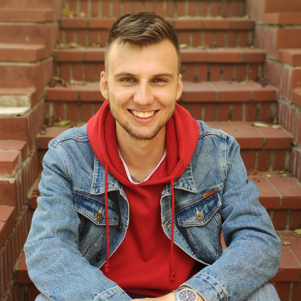 Daniel Linhart - IS Operation Administrator 24 - Oltis Group | XING