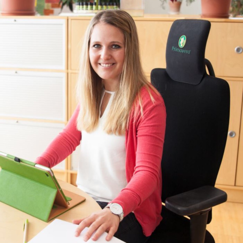 Lisa Mair - Koordination Außendienst und freiberufliche Referenten ...