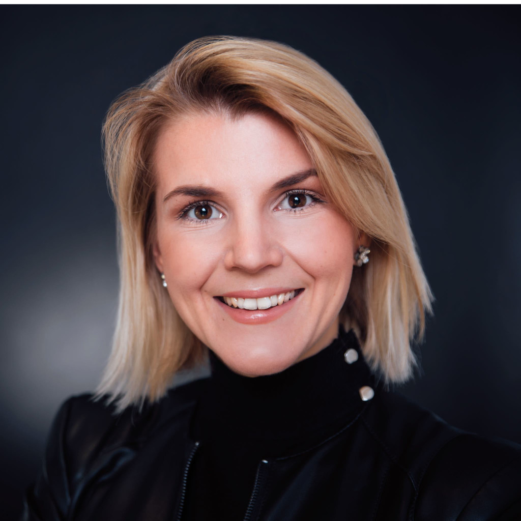 Nora Möbus - Head of Consumer Engagement Service - Nestlé Deutschland ...