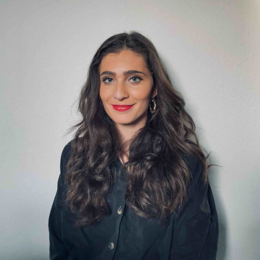 Laura Paetow - Produktmanager-Assistent Young Fashion - bonprix ...