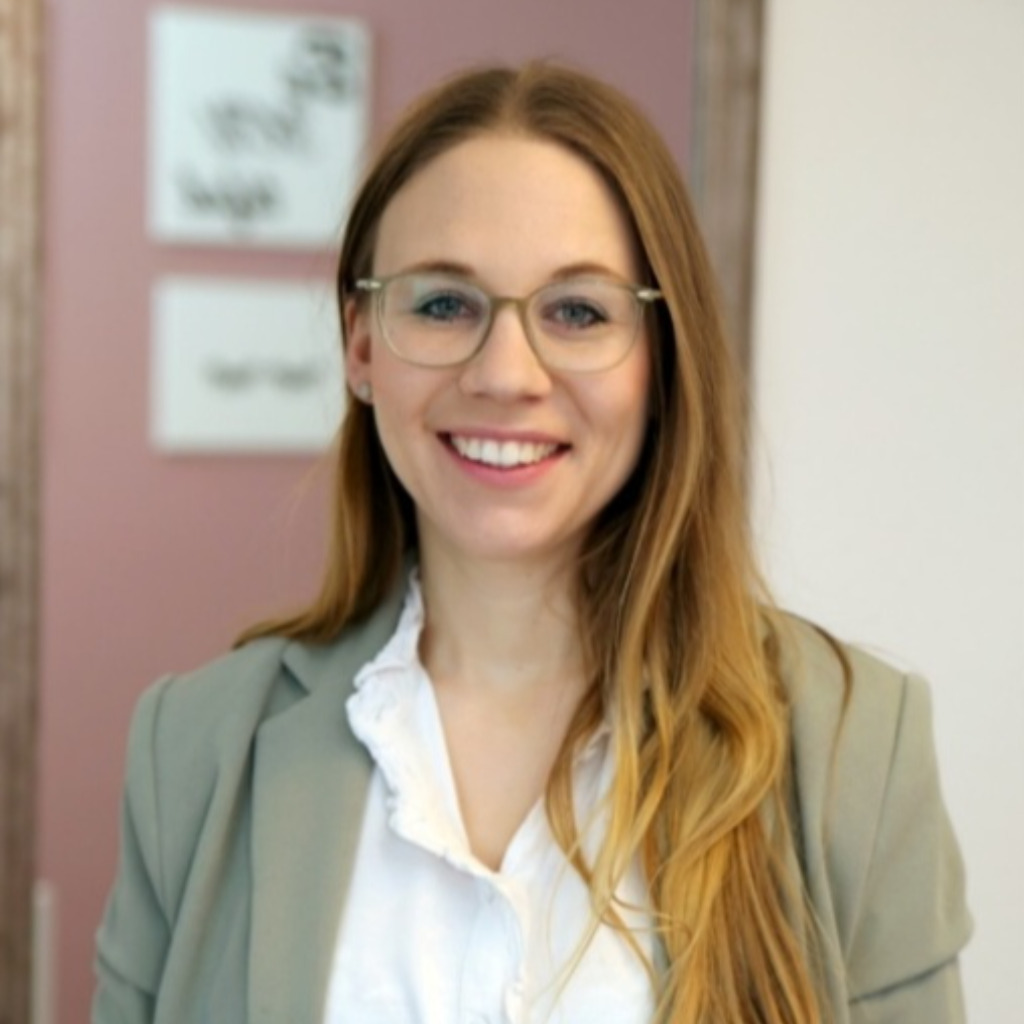 Julia Medler - Bildungsmanager - BBZ Mitte GmbH | XING