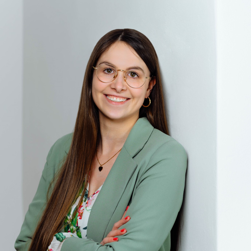 Laura Wetzel - Sekretariat Corporate Organization Development - SEW ...