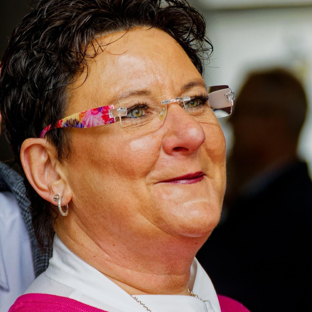 Michaela Cooley - Sachbearbeiterin Supply Demand Support - Ardagh Metal ...