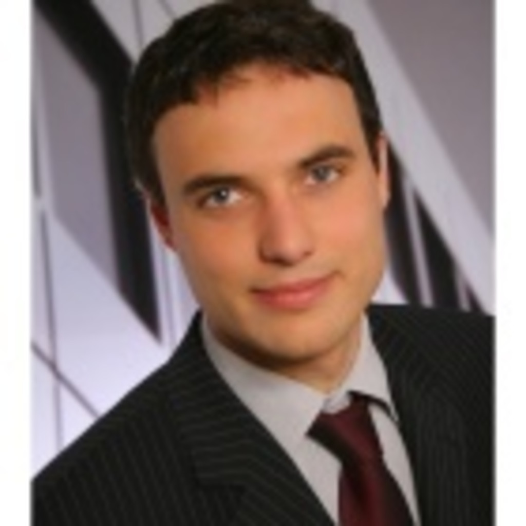 Benjamin Eberhardt - Marktfolge Kapitalmarkt & Treasury - Münchener ...