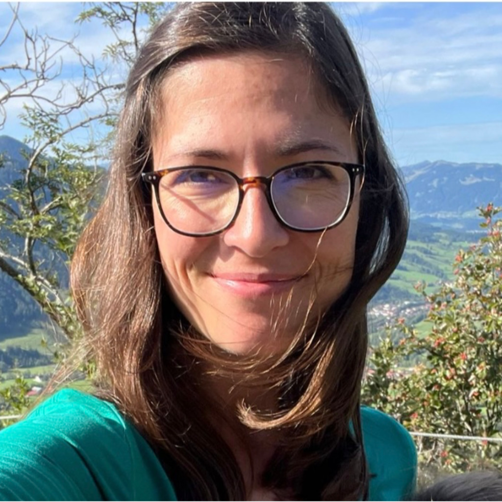 Karen Roos's Instagram, Twitter & Facebook on IDCrawl