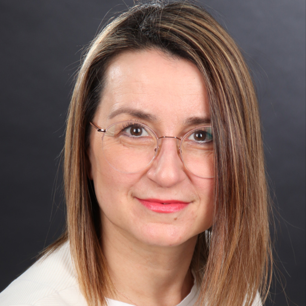 Hatice Gervasi Stellvertretende Abteilungsleiterin Im Einzelhandel