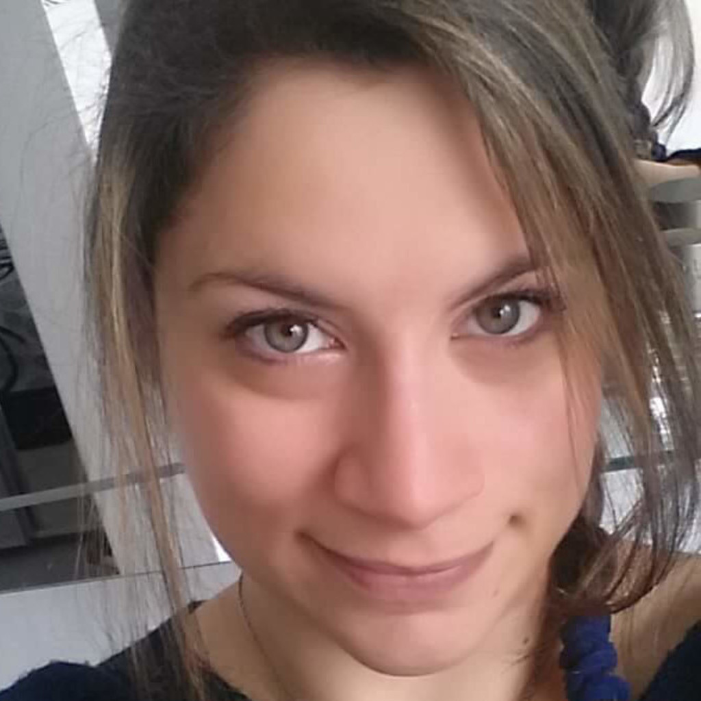 Laura Arrigo - Sales Assistant - Moncler | XING