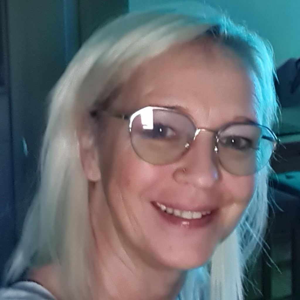 Julia Leithold - Augenoptikmeisterin - Mister Spex | XING