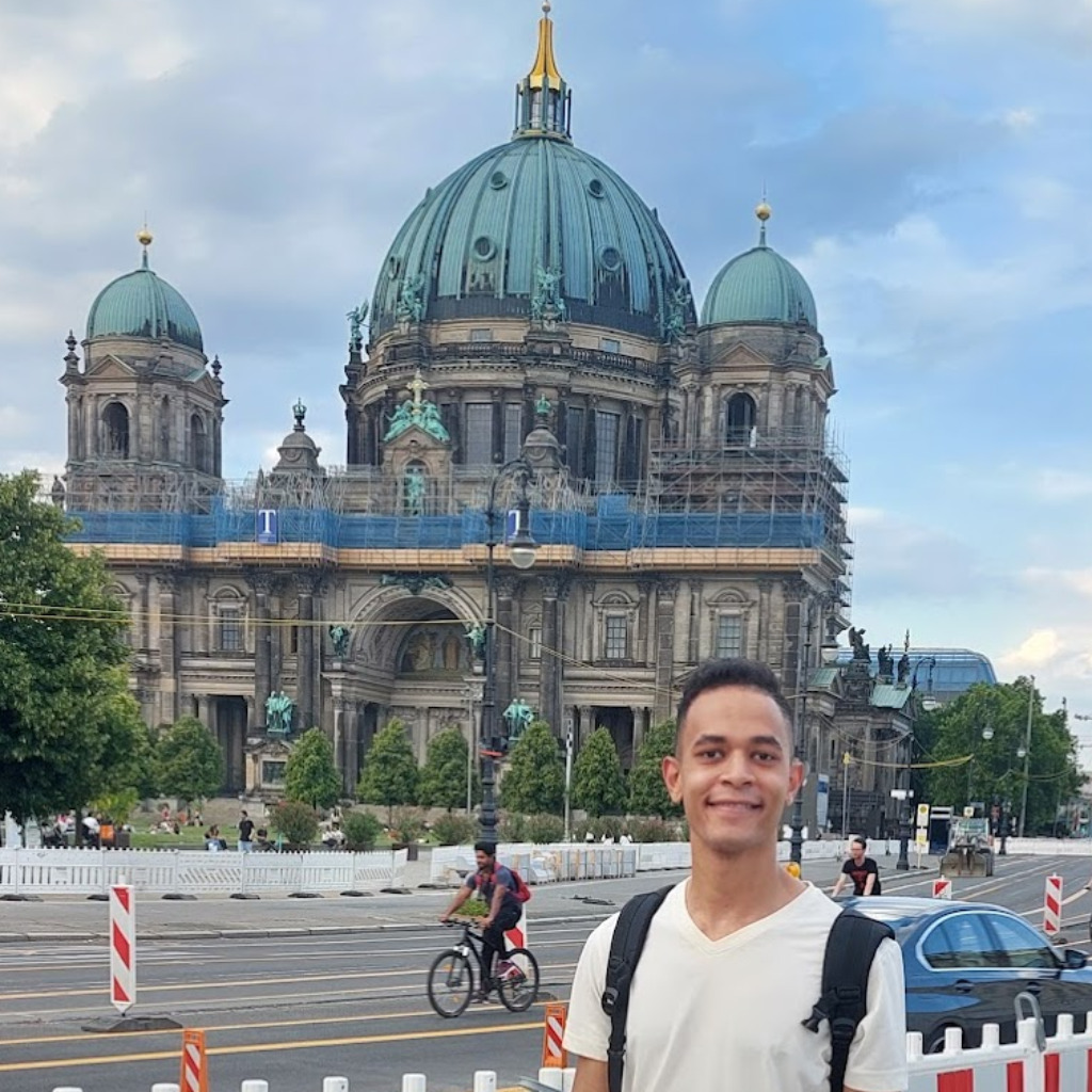 Osama Abbas: Ausbildung und Berufserfahrung | XING