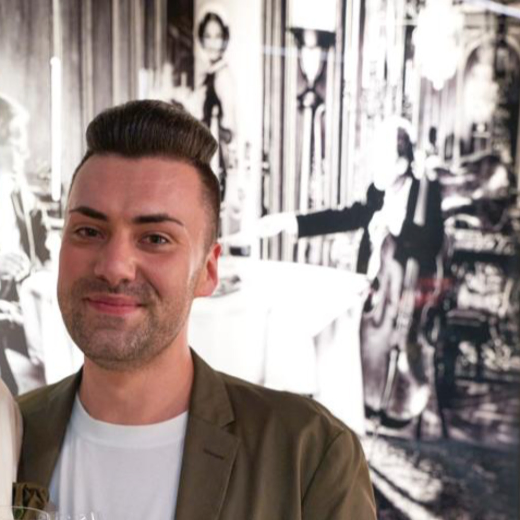 Aron Lessmann - Department Manager - H & M Hennes & Mauritz B.V. & Co ...