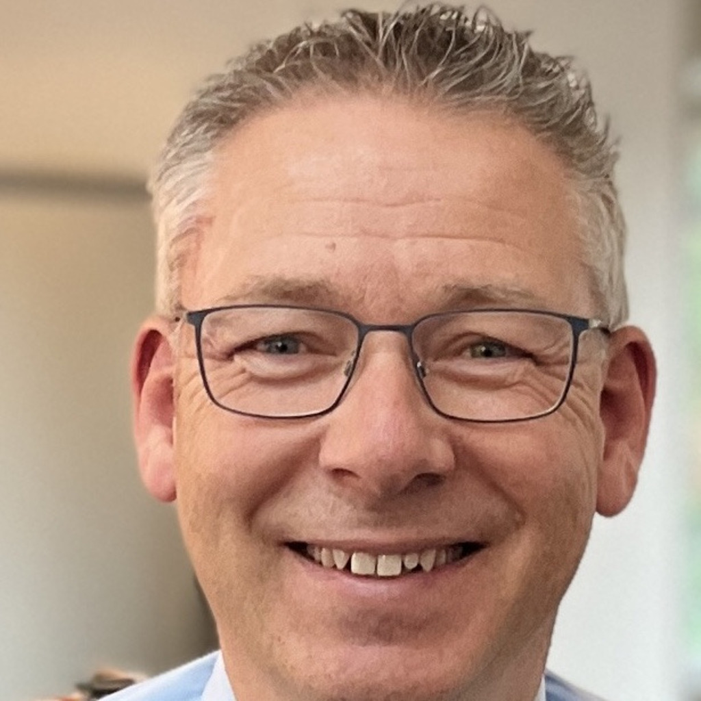 Tim Ladwig - Regionaldirektor (bundesweit) Vertriebsweg ...