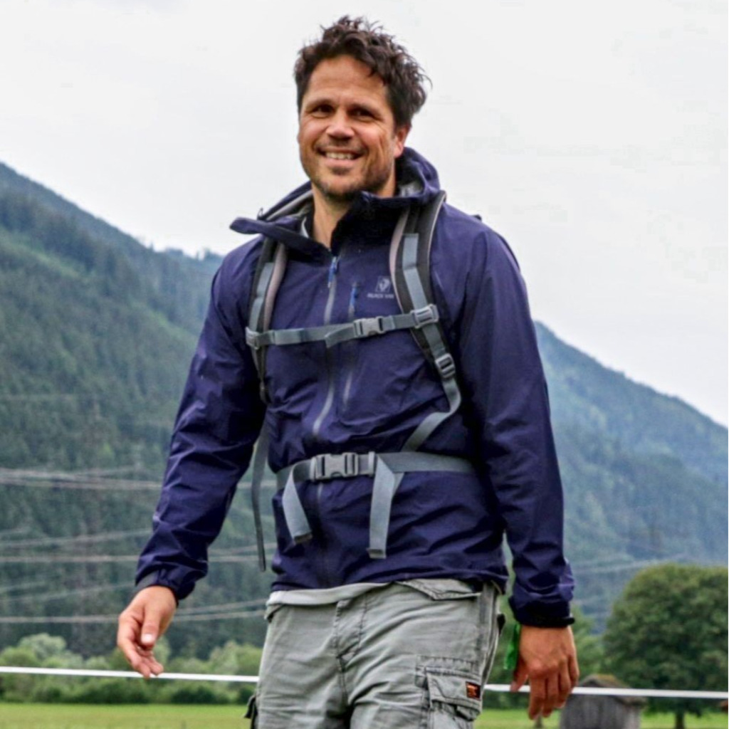 Alexander Schuh - Senior Market Analyst Products & Solutions - Swisslog ...