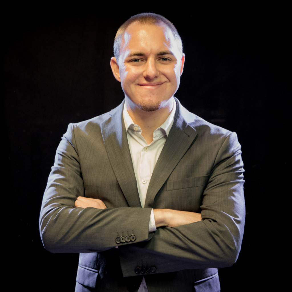 Freudensprung in der Personensuche von Das Telefonbuch