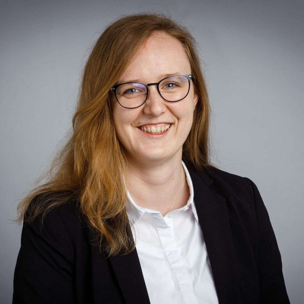 Lisa Hug - Produktionsplanung - EBZ Gruppe | XING