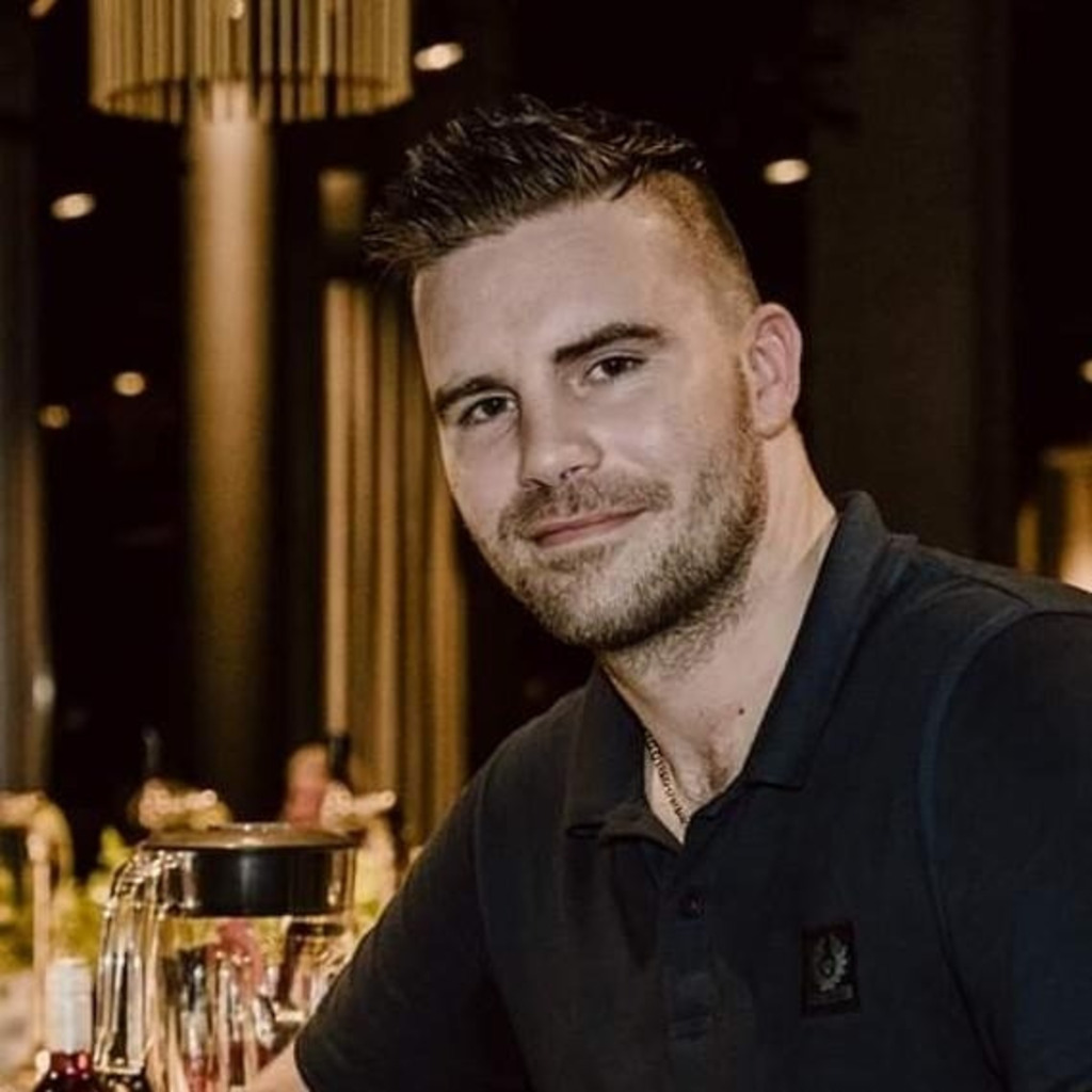 Daniel Fröhlich - Bar Manager - AIDA Cruises | XING