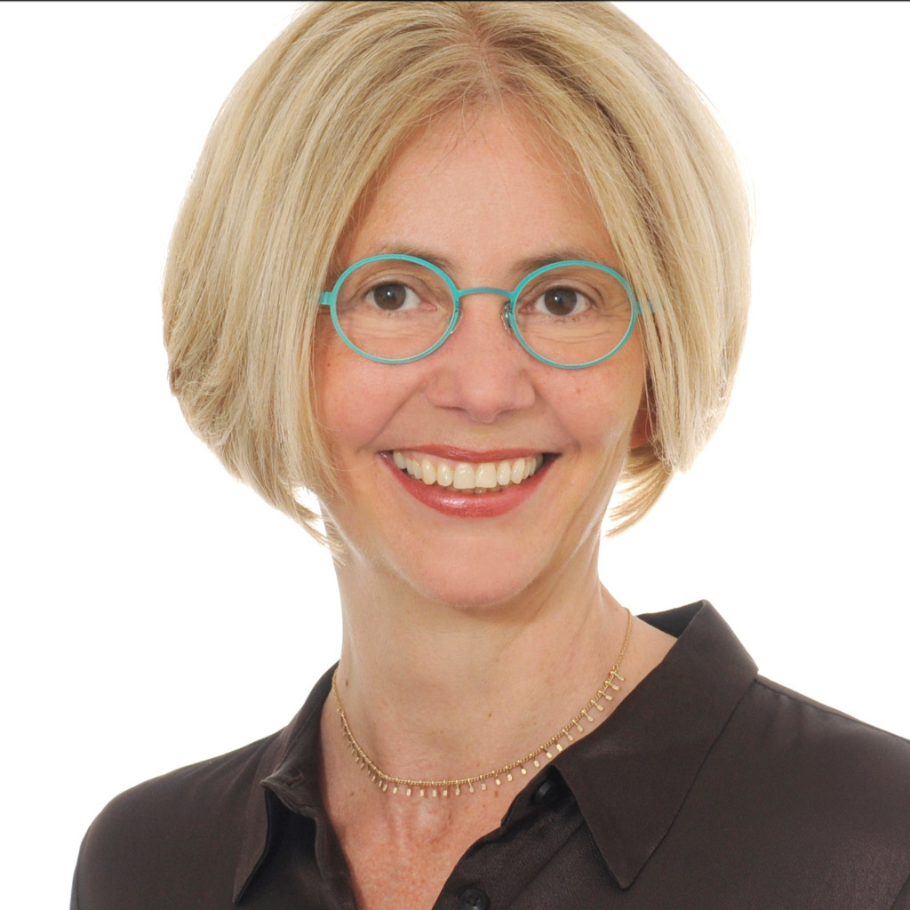 Stephanie Stark - Praktikantin - CORNELIA TANZER GmbH | XING