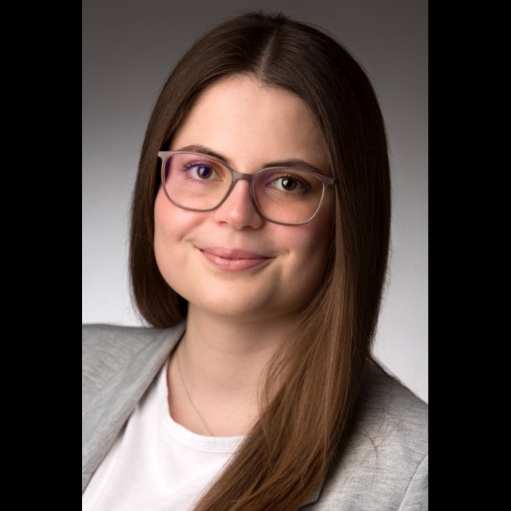 Stephanie May - Duale Studentin - Heinz Schnorpfeil Bau GmbH | XING