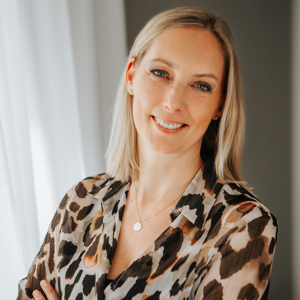 Astrid Goedicke - Flugkapitän - Lufthansa CityLine GmbH | XING