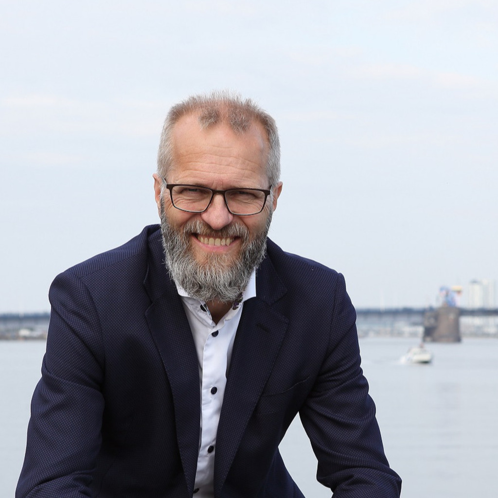 Dennis Blome - Marktforscher - 4B Research | XING