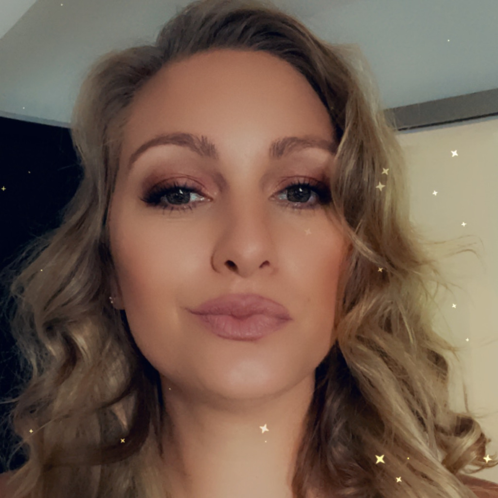 Angela Hotz-Weiß - Chef - AH Cosmetics | XING