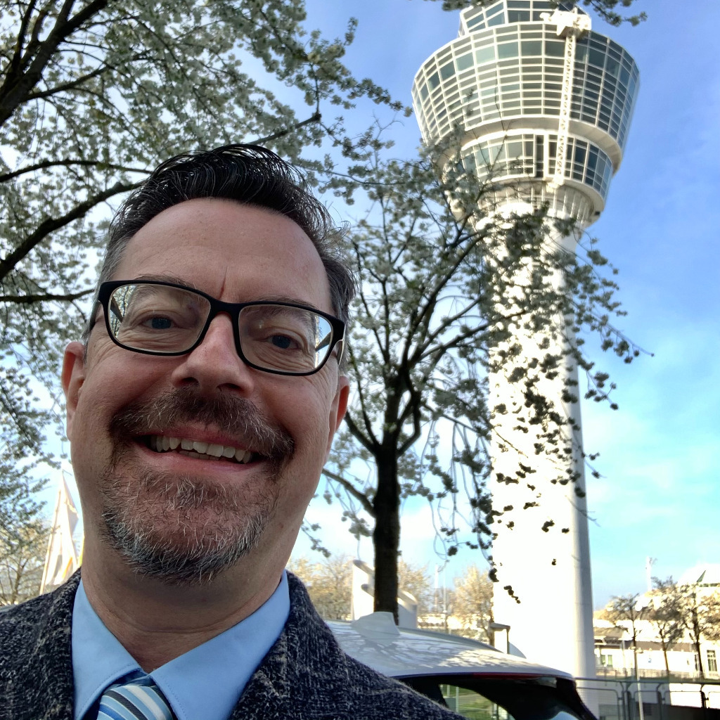 Stefan Metzler - Referent Luftverkehr - Flughafen München GmbH | XING