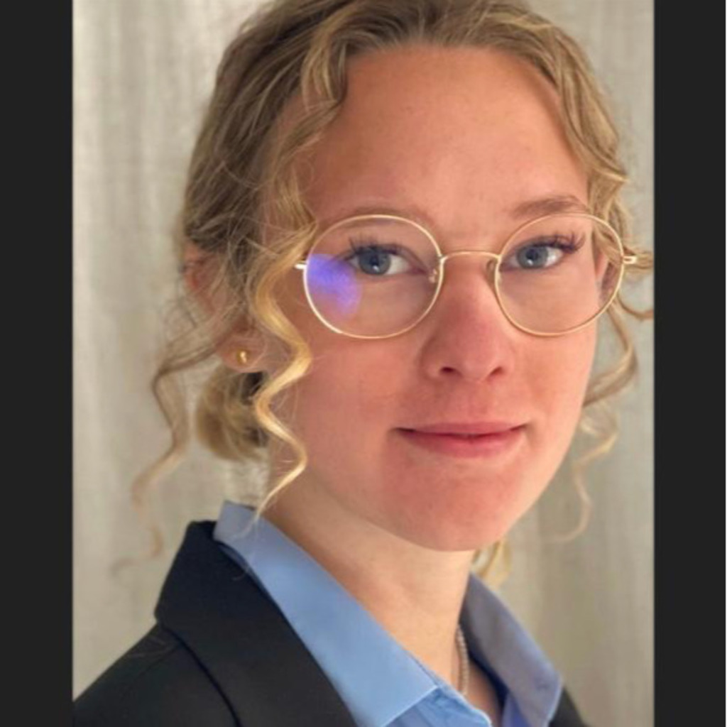 Laura Rybak - International Business Administration - Kühne Logistics ...