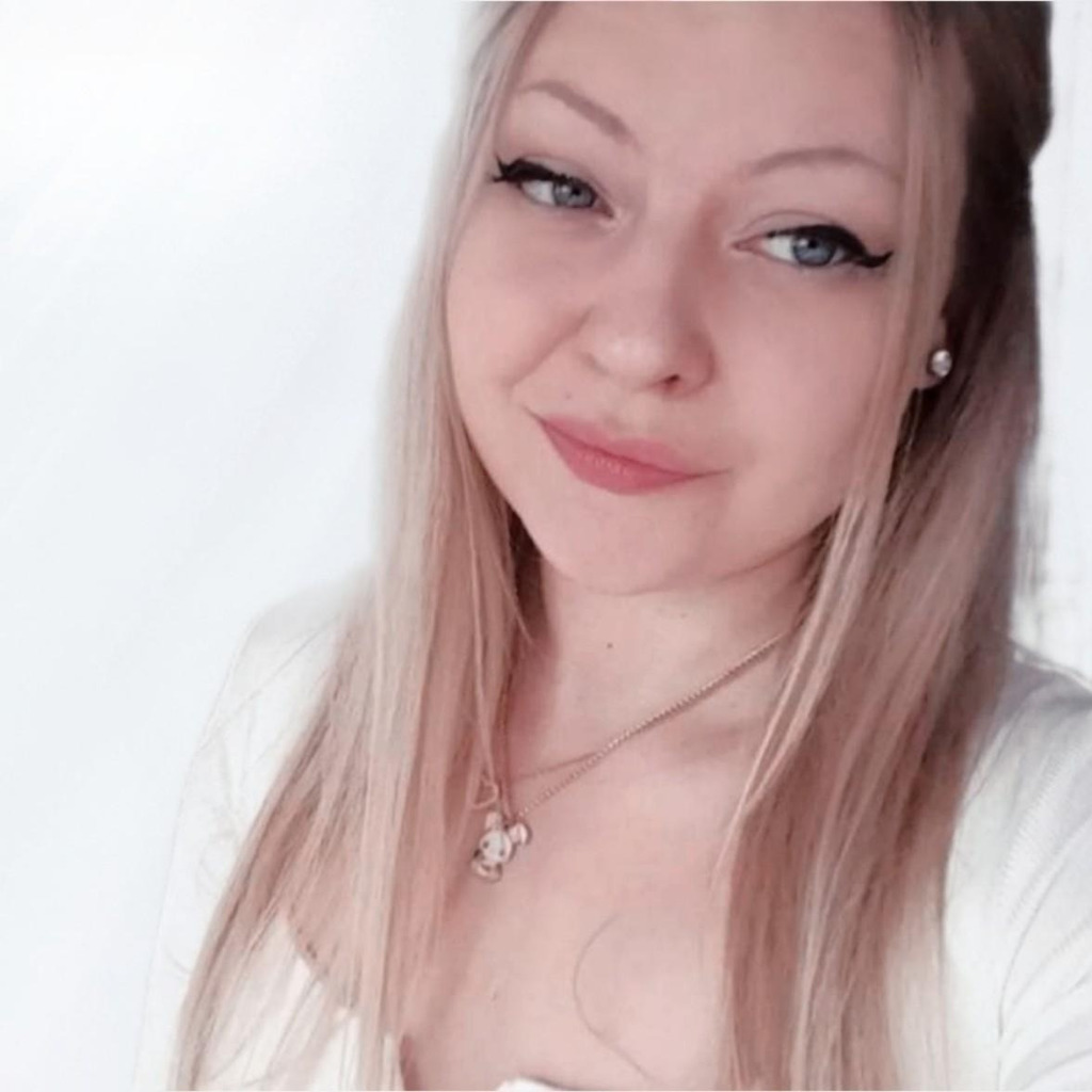 Maria Sitek - Grafikdesignerin und Verkaufsassistentin - Digitaled | XING