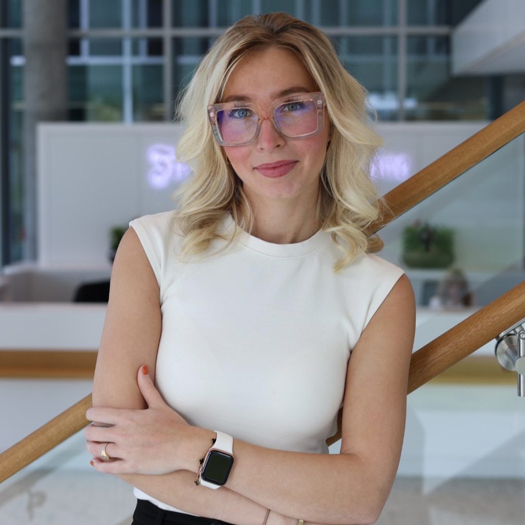 Lisa Bernhardt - Social Media Redakteurin - FAZIT Communication GmbH (F ...