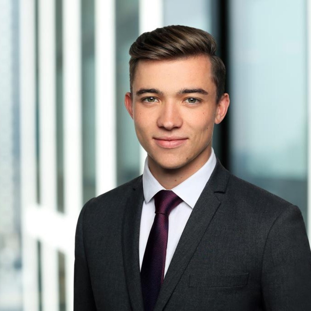 Niclas Eckert - Investment Associate - FOM Real Estate Gruppe | XING