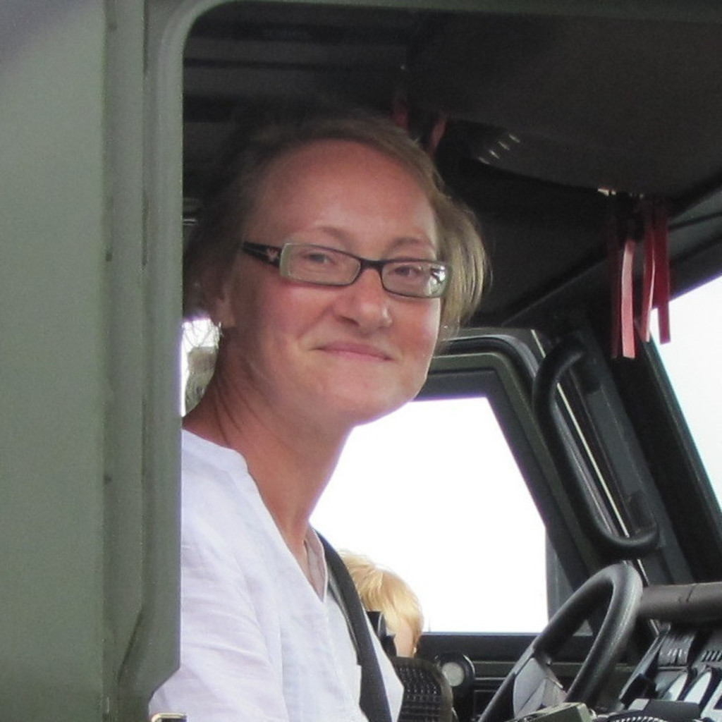 Simone Wolf - Controllerin - it@M - IT-Dienstleister der ...