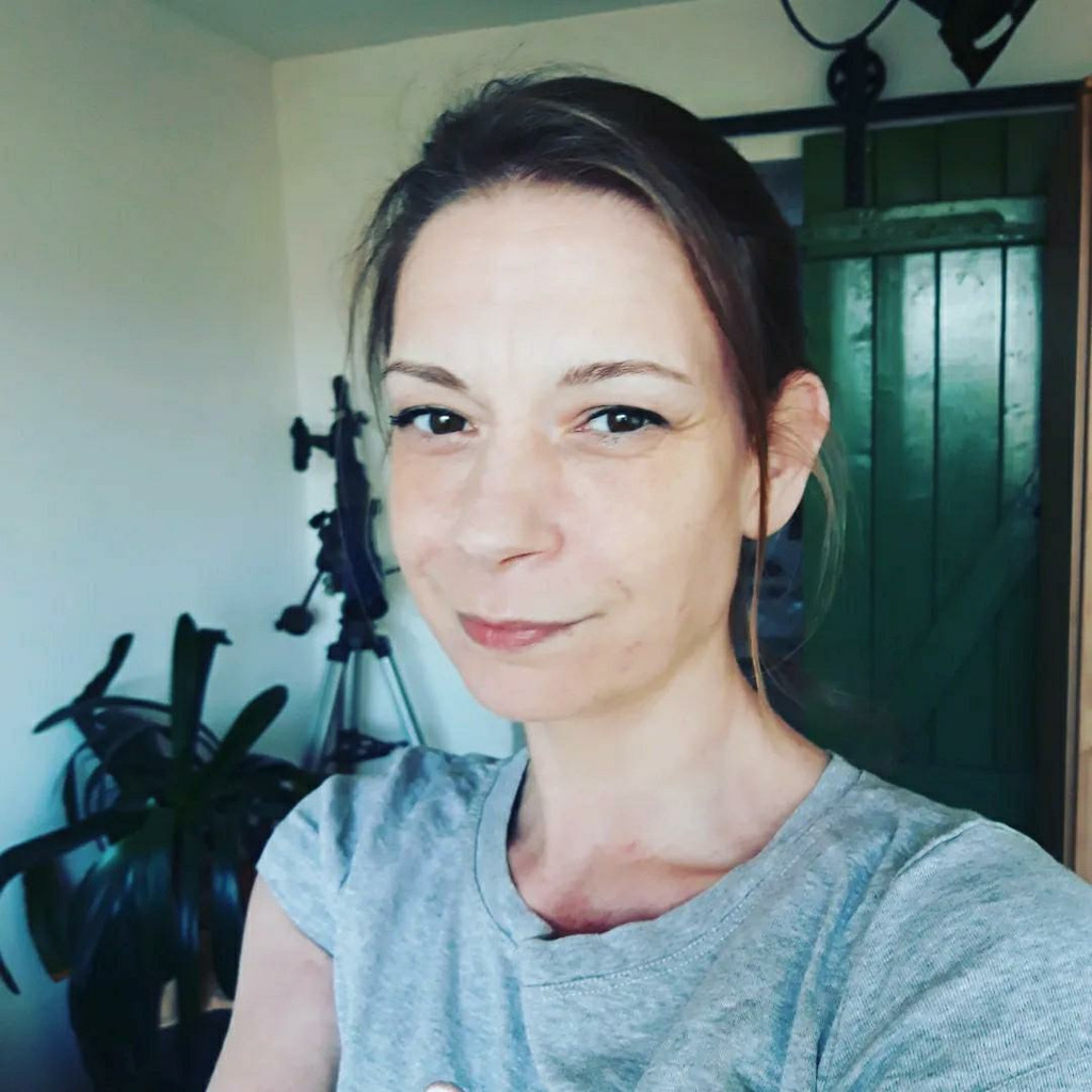 Jessica Paris's Instagram, Twitter & Facebook on IDCrawl