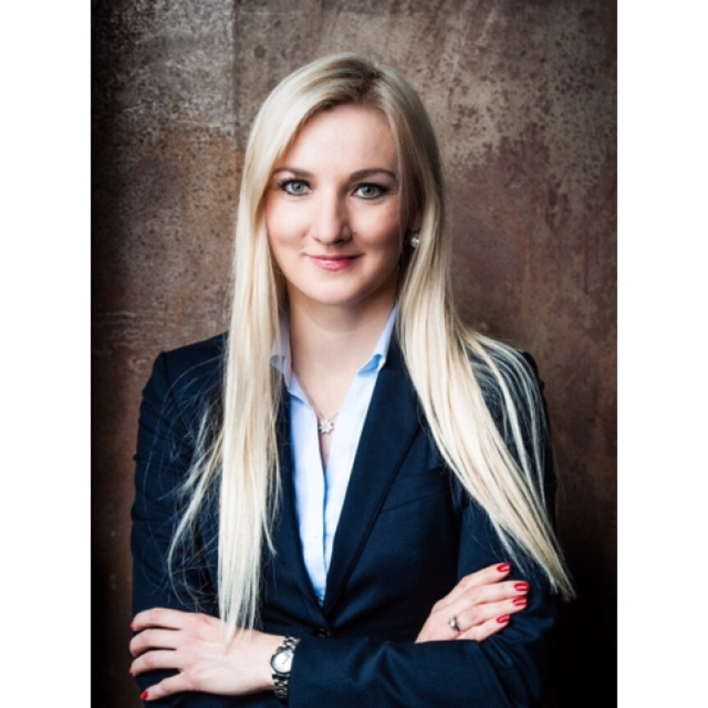 Dr. Sabine Hartmann - Juristin - UniCredit Bank AG | XING