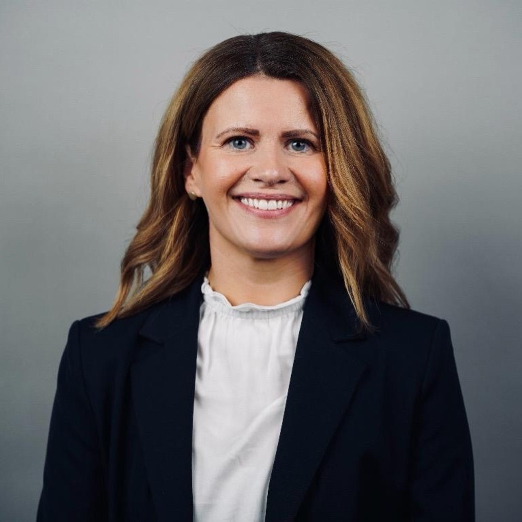 Gaby Di Gennaro - Anwendungsspezialistin SureSmile Aligner ...