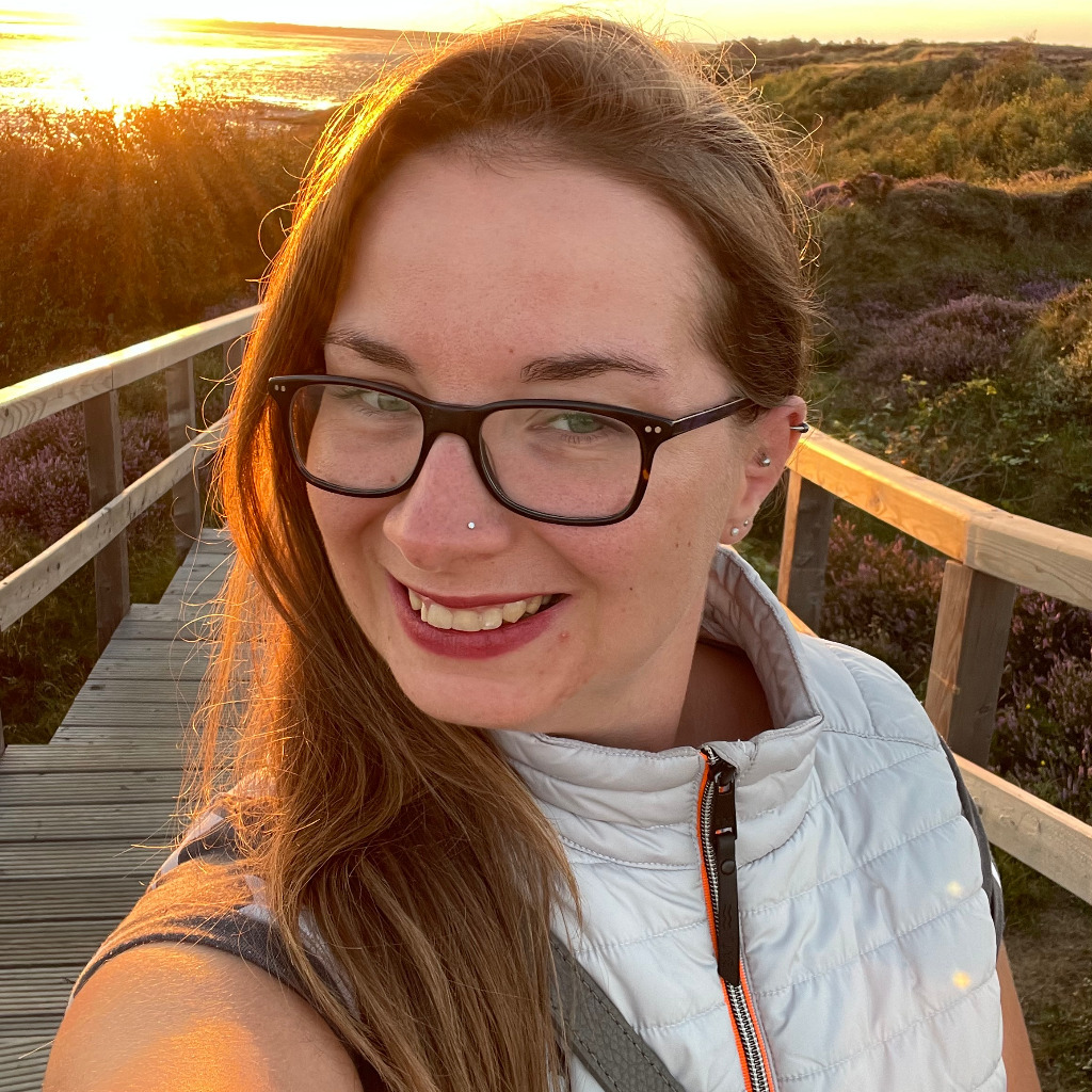 Sara Schell - Bestattermeisterin - Bestattungsinstitut Christ & Sohn | XING